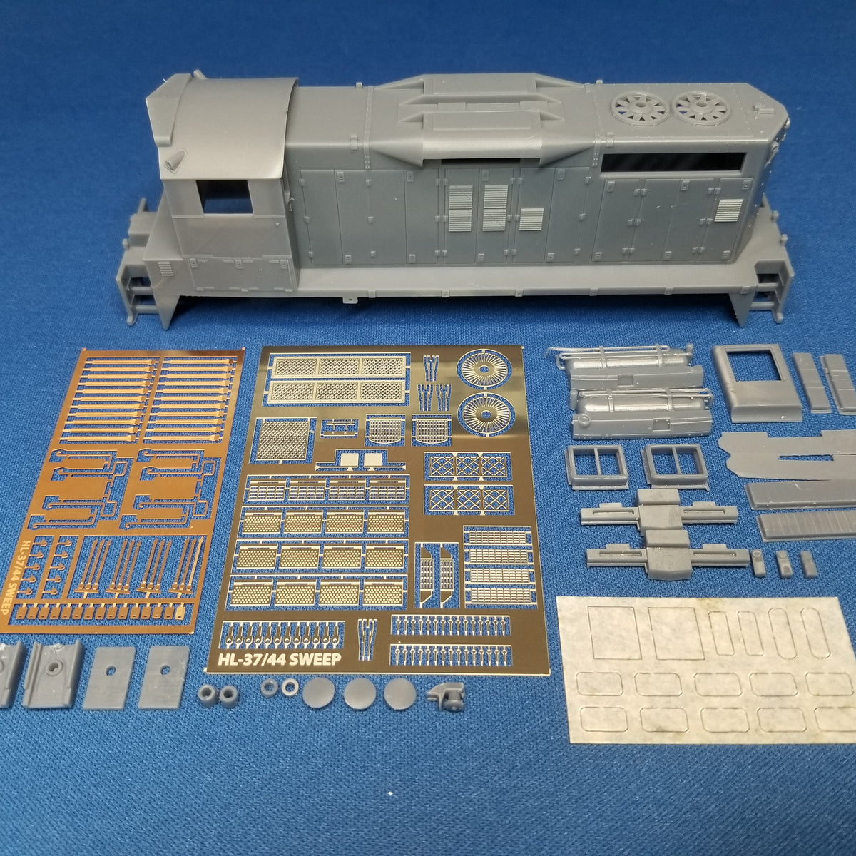 HL-44 CNR SW1200RSm 'Sweep' Body Shell - (7101) GS-413a – 3D Central